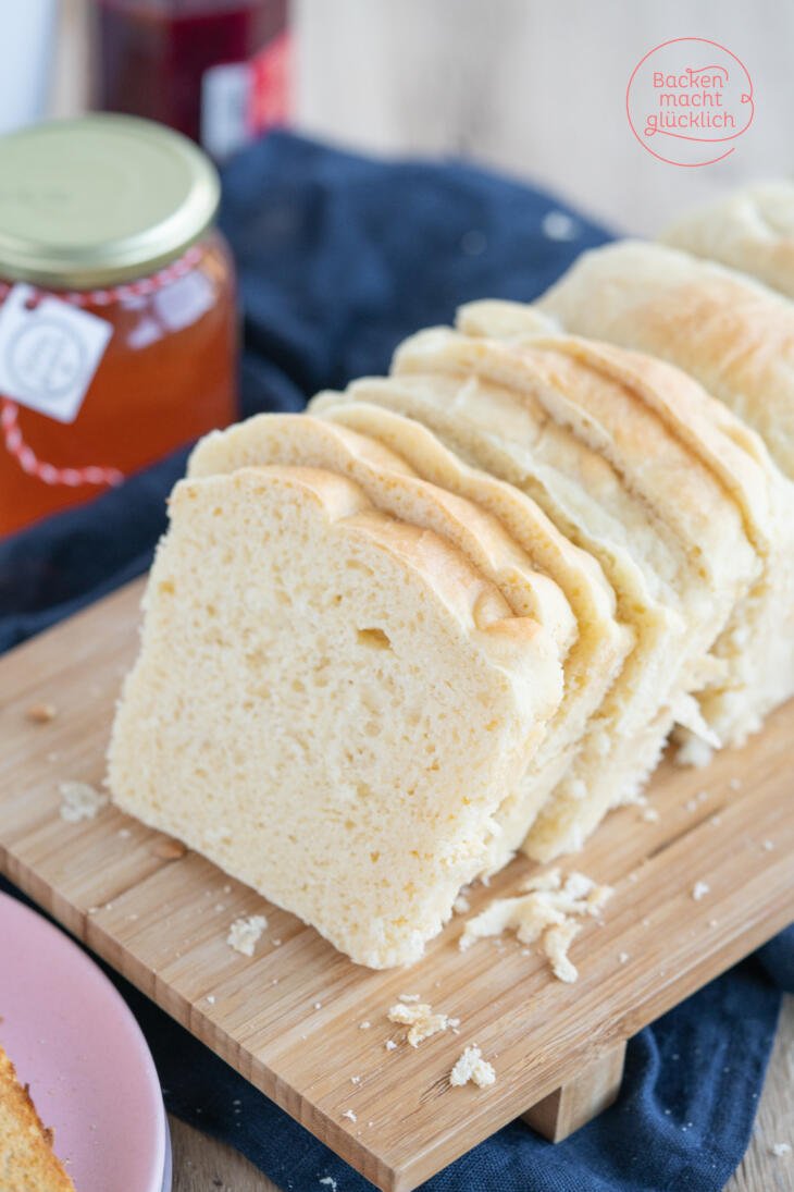 Einfaches Toastbrot-Rezept | Backen macht glücklich