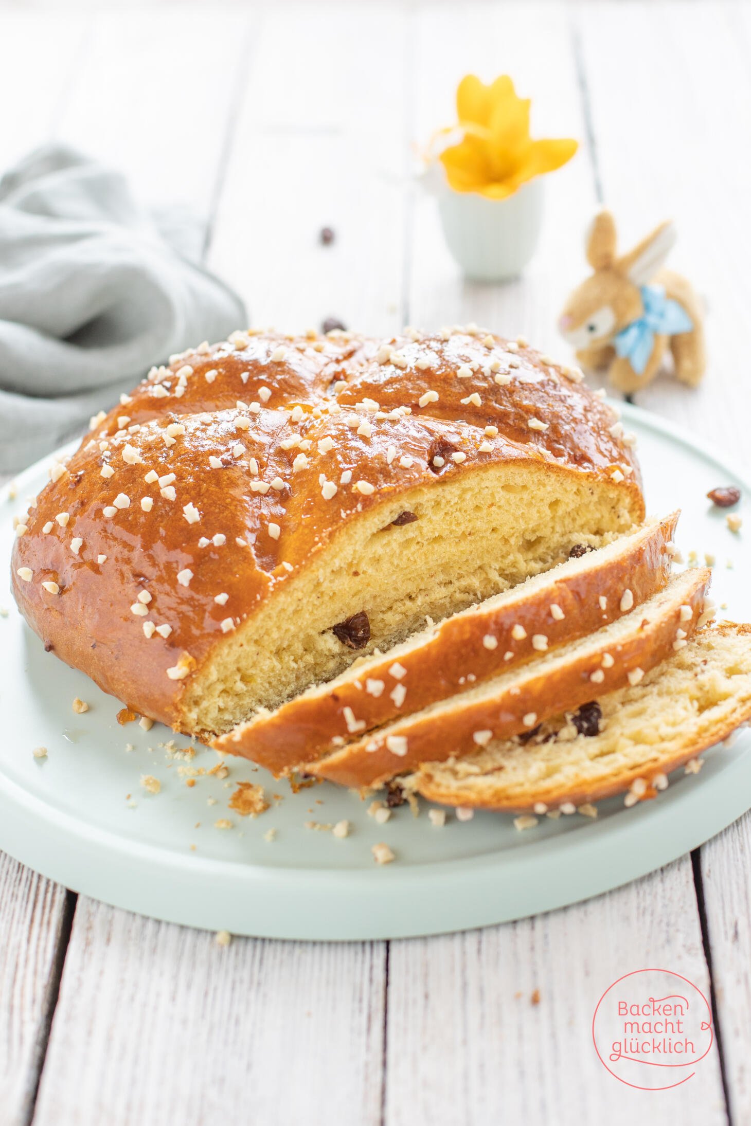 Osterbrot backen - einfach & fluffig | Backen macht glücklich