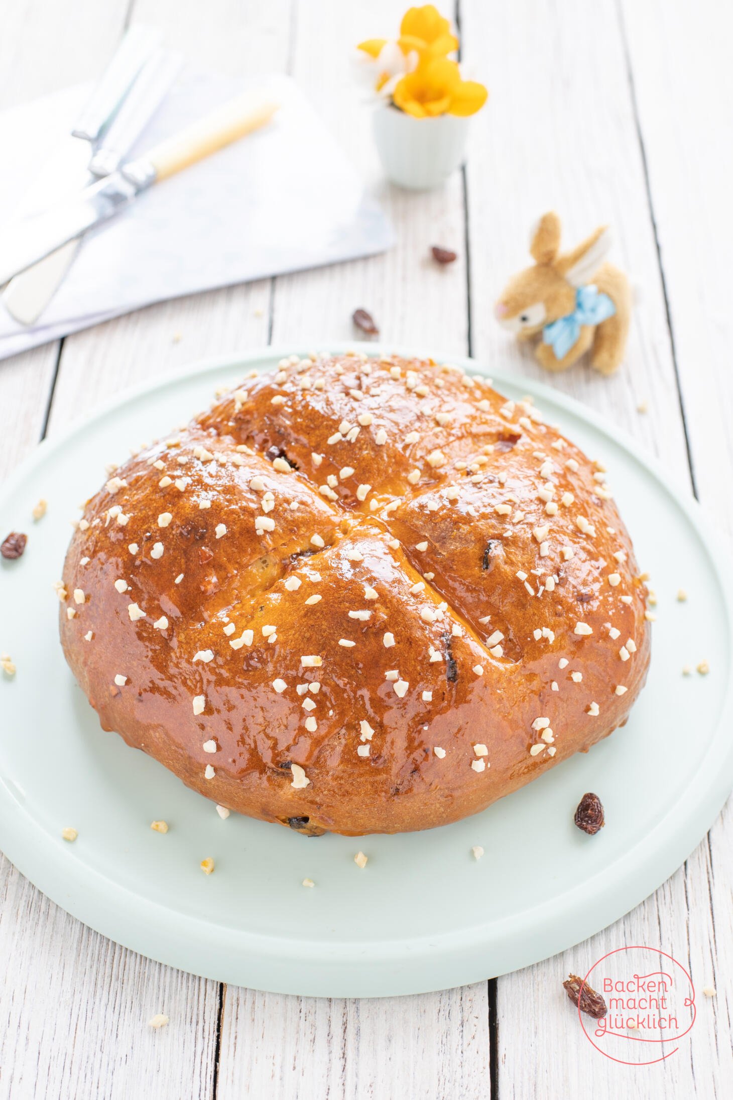 Osterbrot backen - einfach & fluffig | Backen macht glücklich
