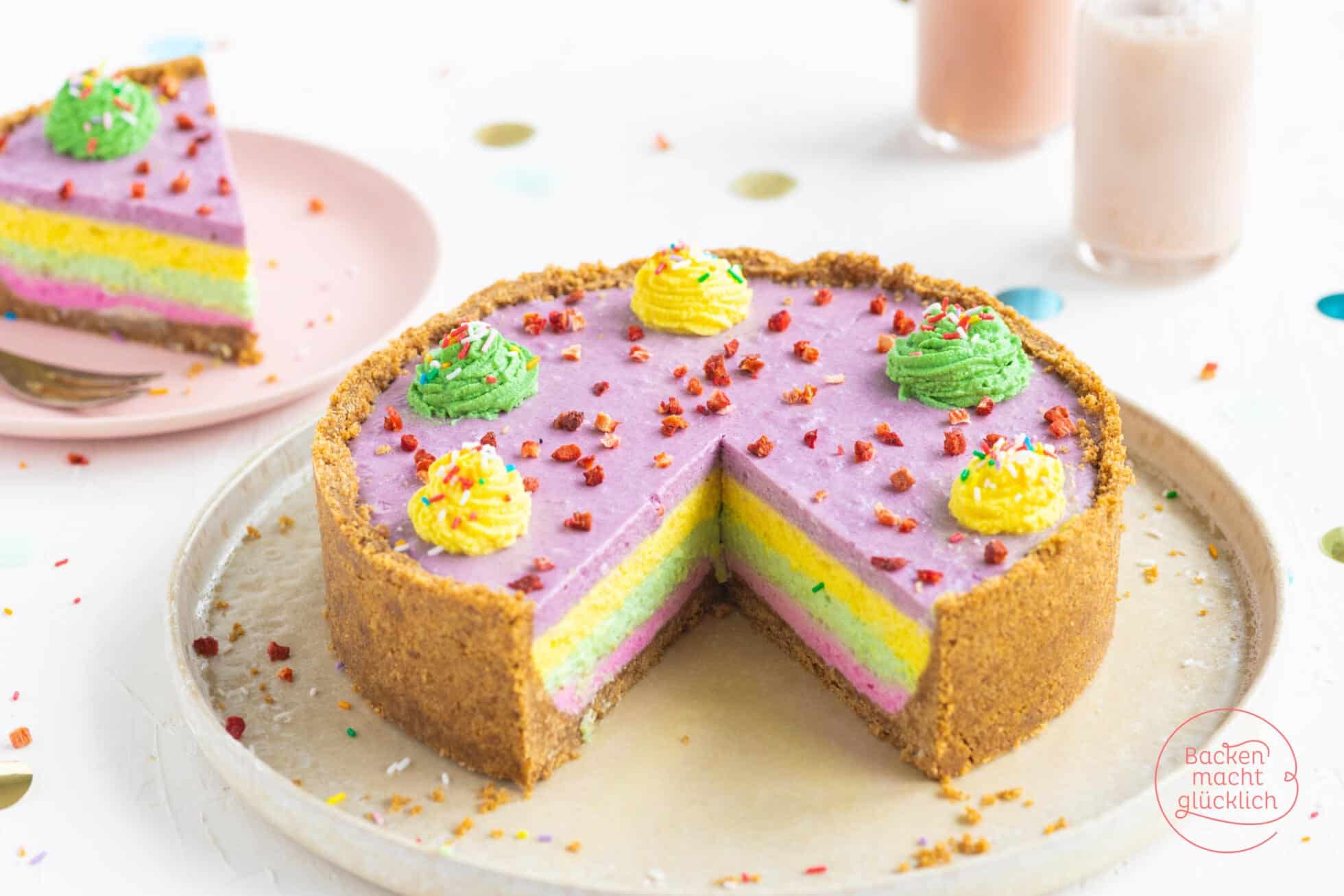 Bunter Regenbogen-Käsekuchen | Backen macht glücklich
