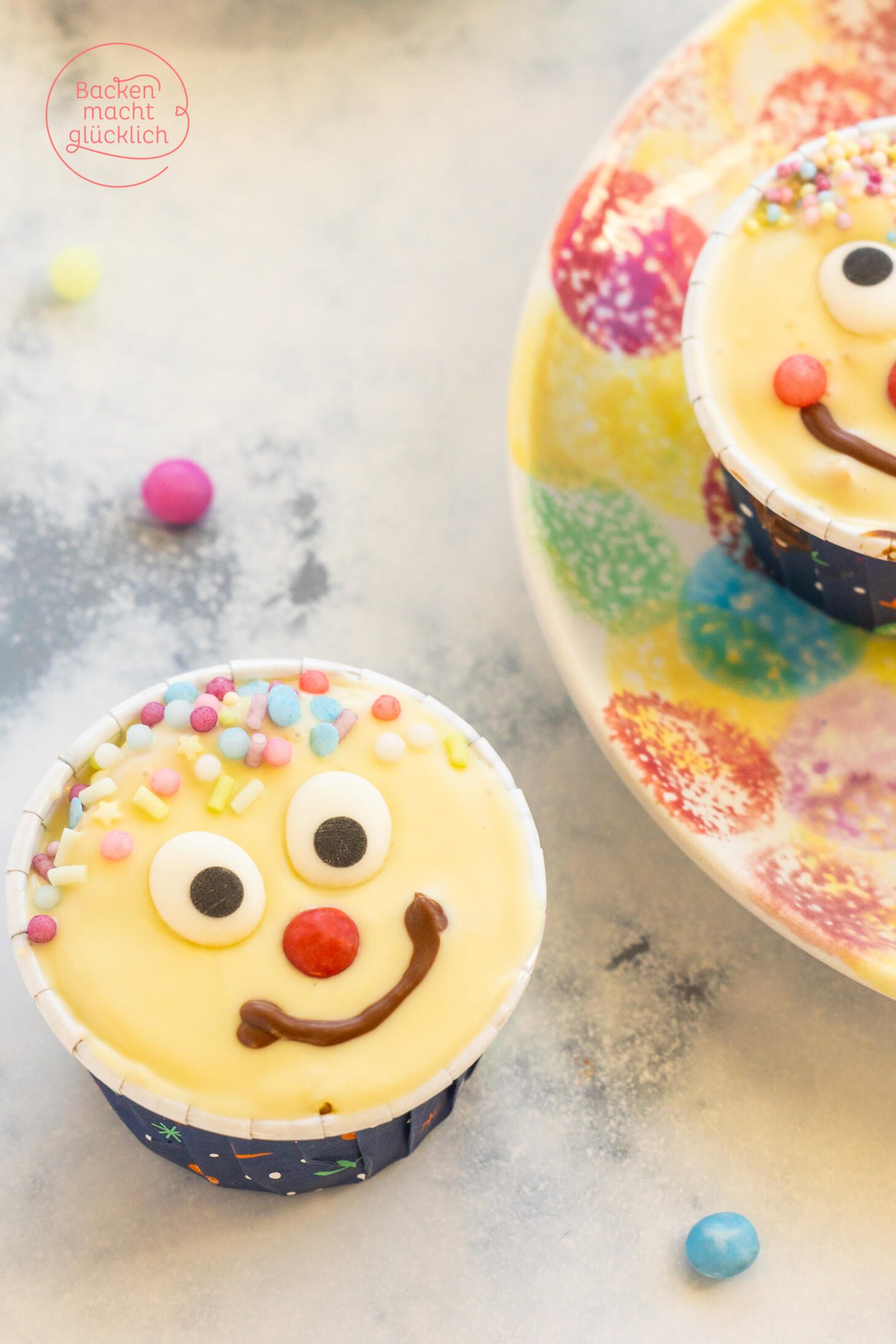 Einfache, saftige Clown-Muffins | Backen macht glücklich