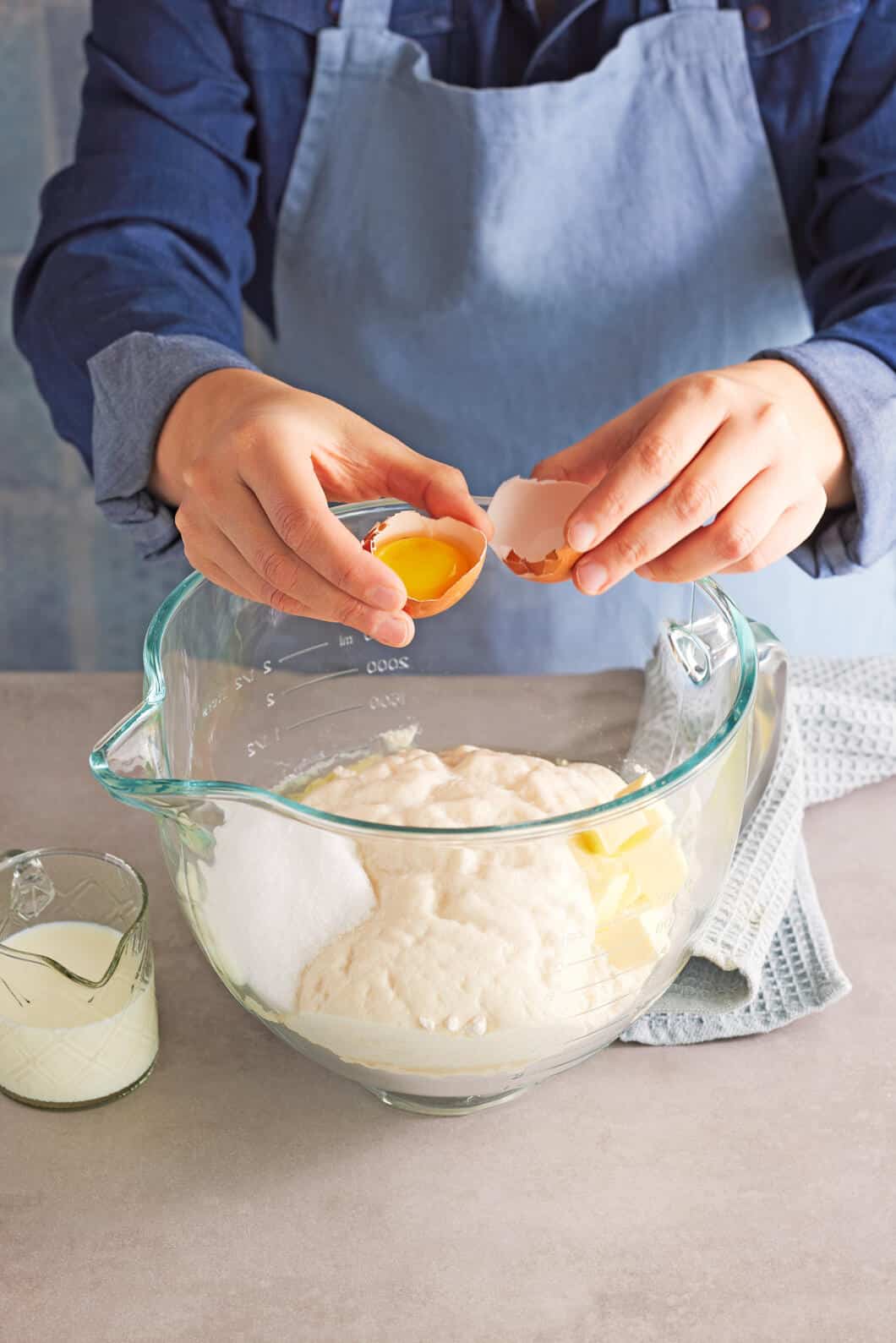 Hefeteig Grundrezept | Backen macht glücklich