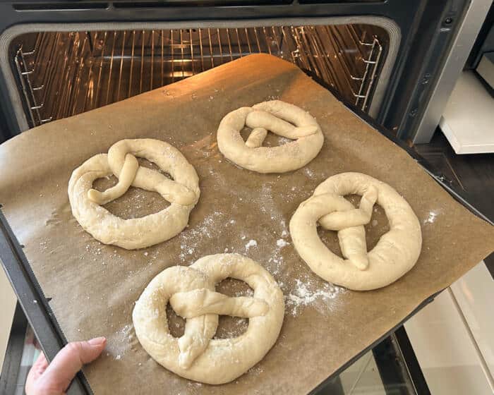 Laugenbrezel Rezept | Backen macht glücklich